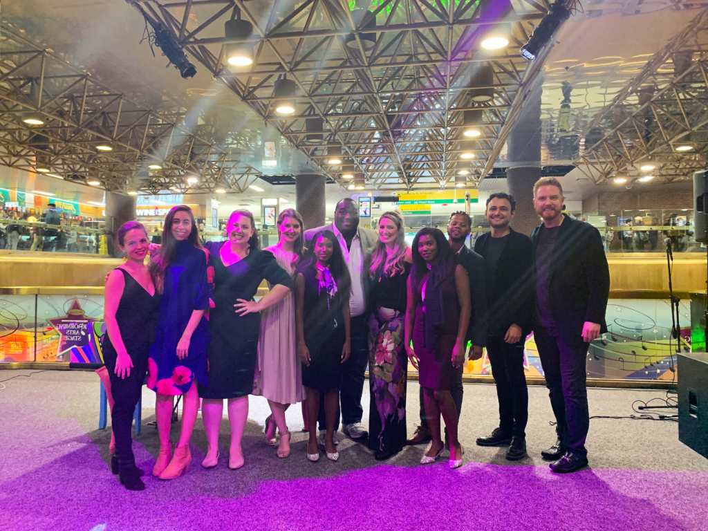 Soprano Suzanne Vinnik Leads Major Opera Singers To 'Sing For Hope' At ...