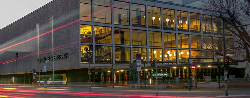 Baritone Philipp Jekal Steps in for 2 Performances of ‘The Queen of ...