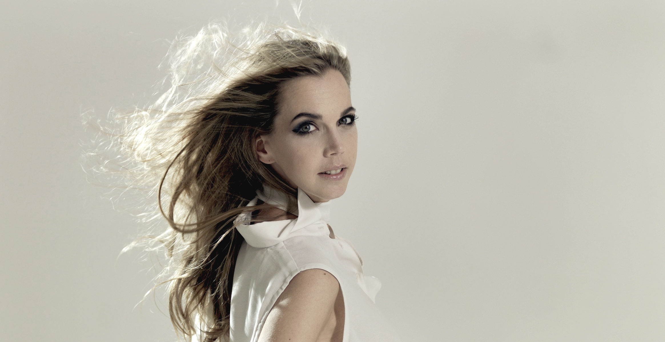 Mojca Erdmann Takes Over 'Die Zauberflöte' At Staatsoper Berlin ...