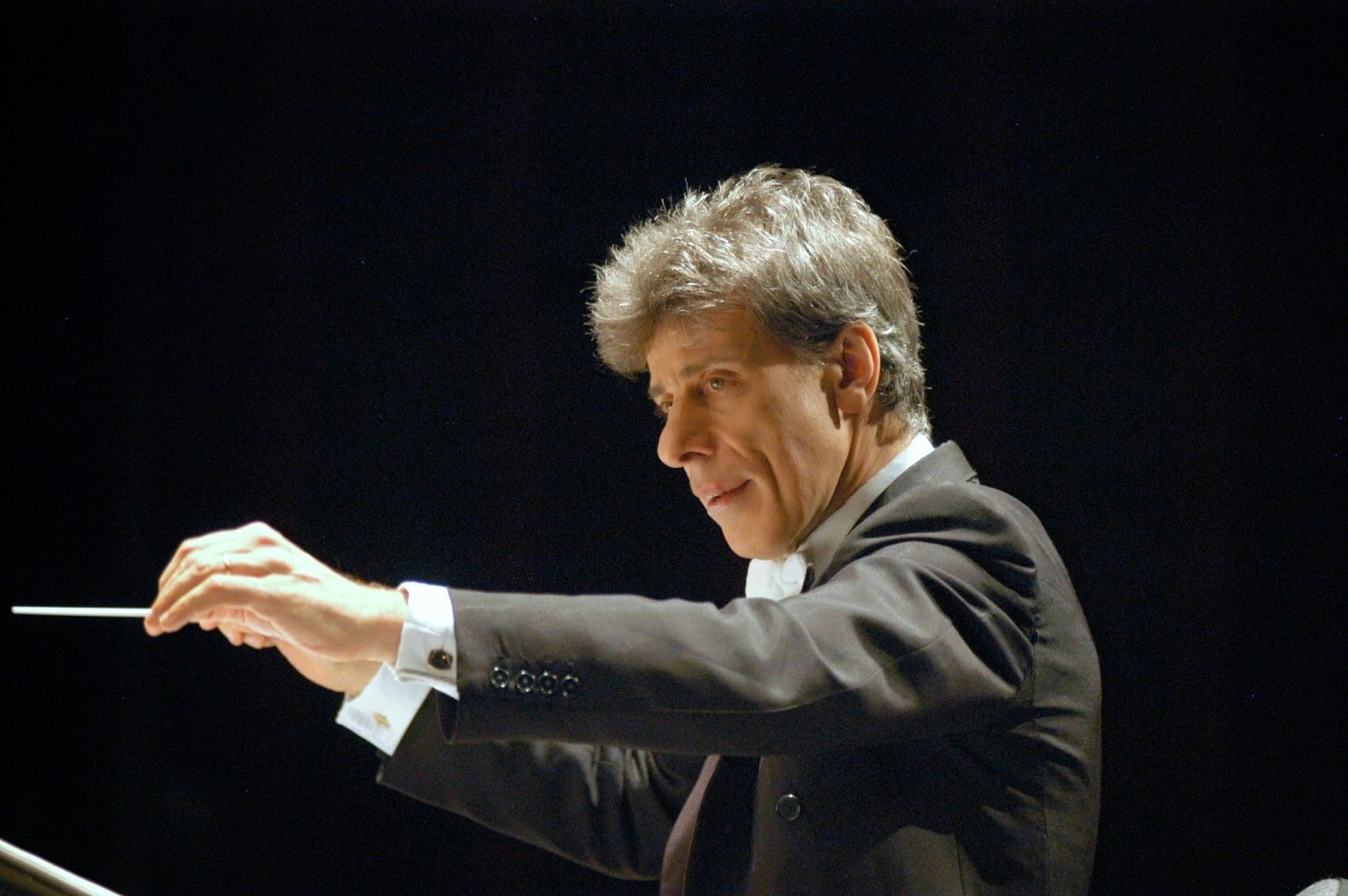 Teatro Colon in Buenos Aires Announces New Music Director - OperaWire ...