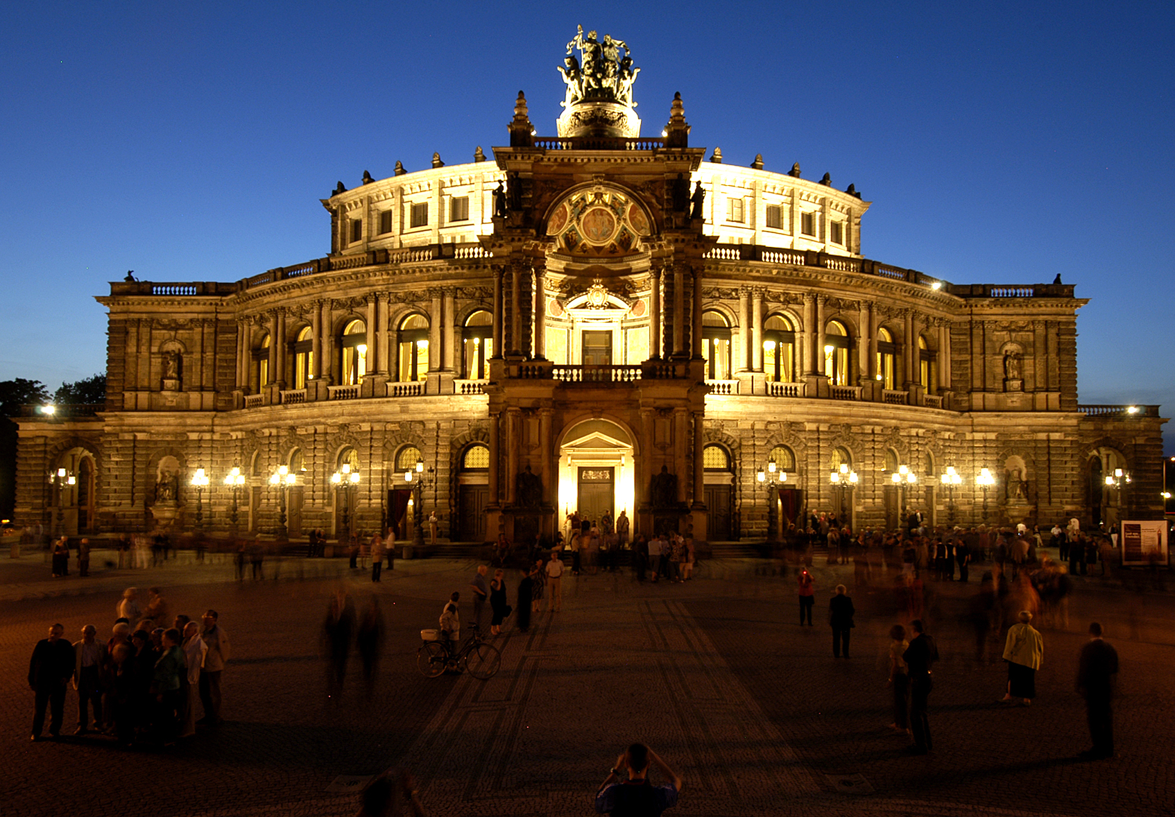 Semperoper Dresden to Present Local Premiere of Reimann's 'Die ...