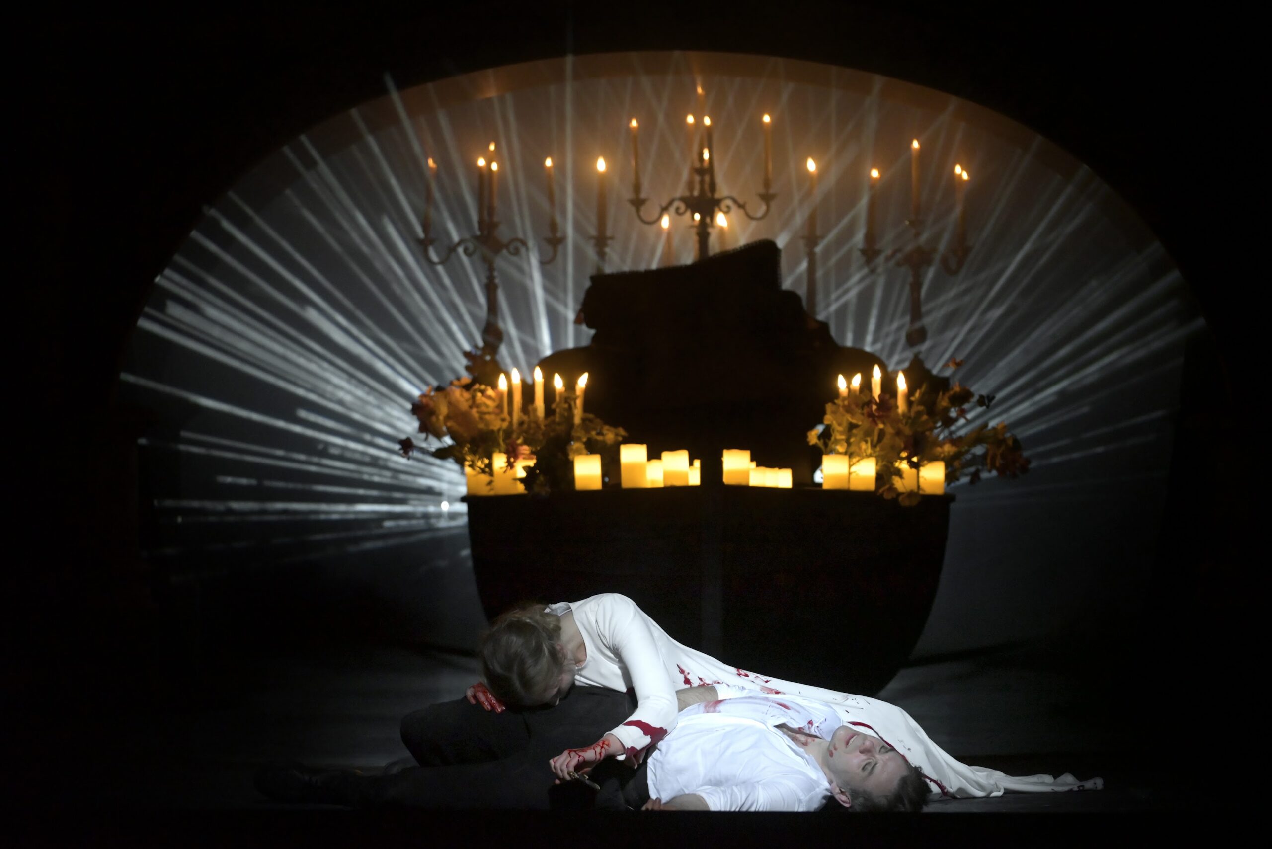 Opéra National de Paris 2022-23 Review: Roméo et Juliette - OperaWire ...