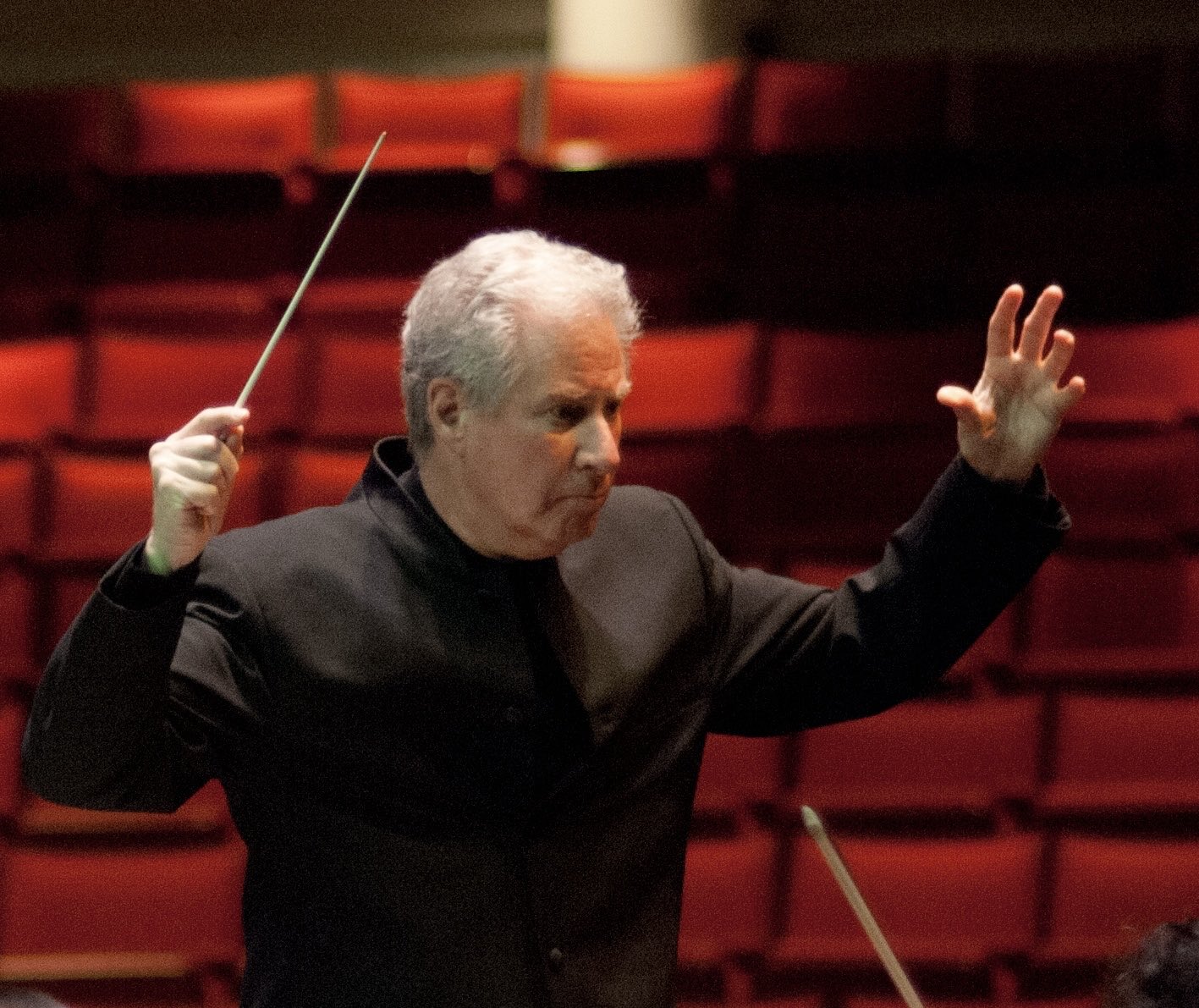 Obituary: Conductor Stewart Robertson Dies at 75 - OperaWire OperaWire