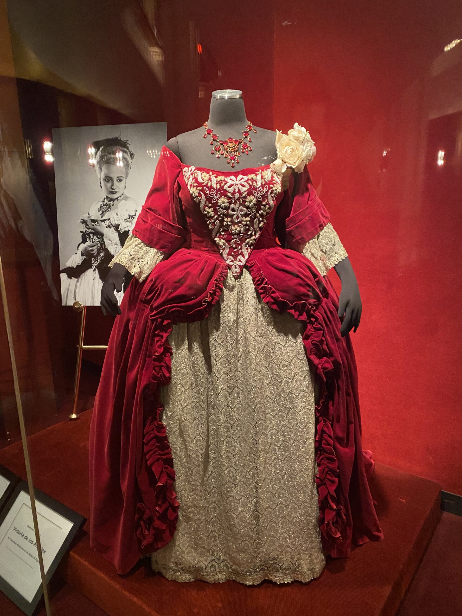 Metropolitan Opera Honors Victoria de los Ángeles with New Exhibition ...