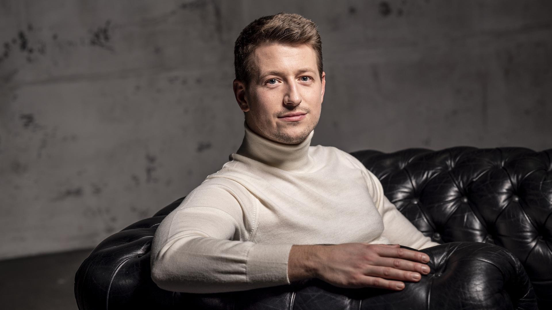 Duncan Ward Extends Contract with Philzuid - OperaWire OperaWire