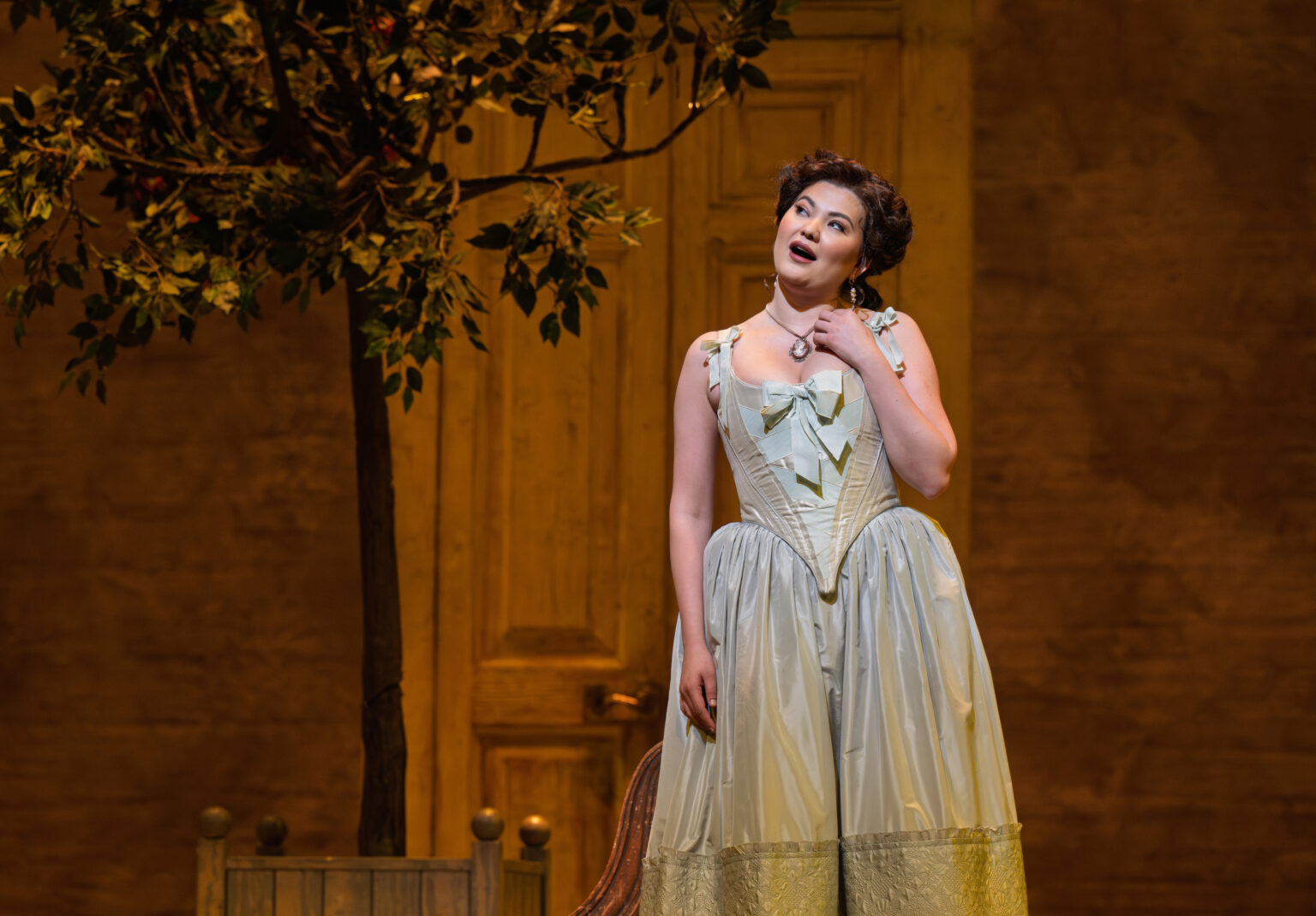 Metropolitan Opera 2024-25 Review: Il Barbiere di Siviglia - OperaWire OperaWire