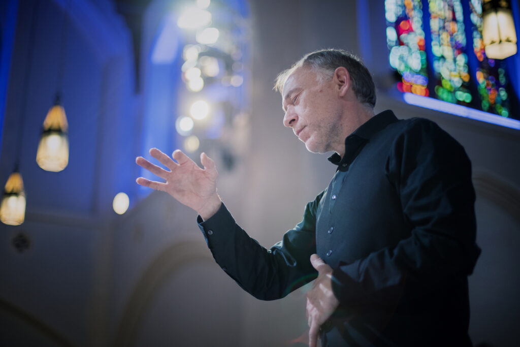 Magali Simard-Galdès, Daniel Moddy, Jacob Perry, Drew Santini Headline ...