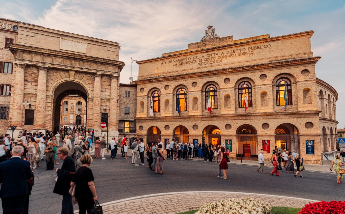Macerata Opera Festival 2025 Review: Rigoletto - OperaWire OperaWire